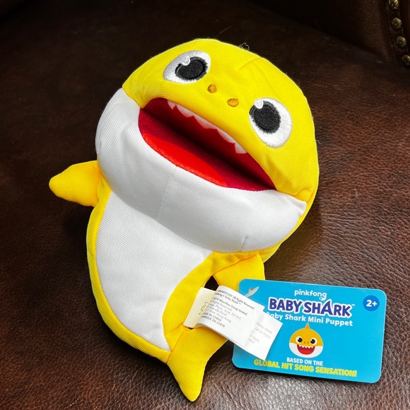 Pinkfong | Toys | Nwt Pinkfong Baby Shark Yellow Plush Hand Puppet ...